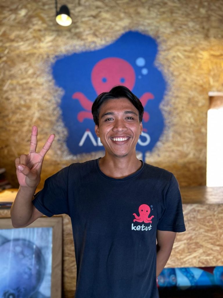 About us - Abyss Dive Center Dives school